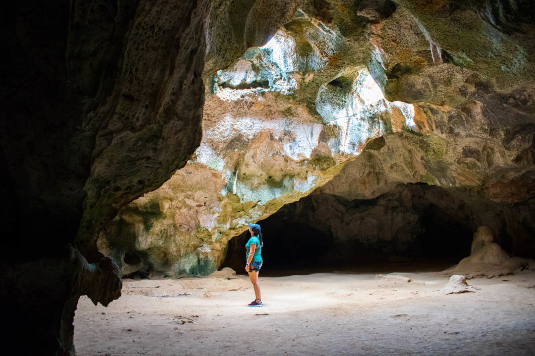 Hiking in Arikok National Park, Aruba | Let's get lost